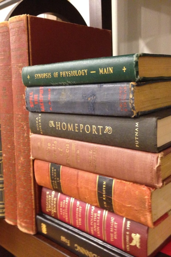 books-pin - LIFE, CREATIVELY ORGANIZED